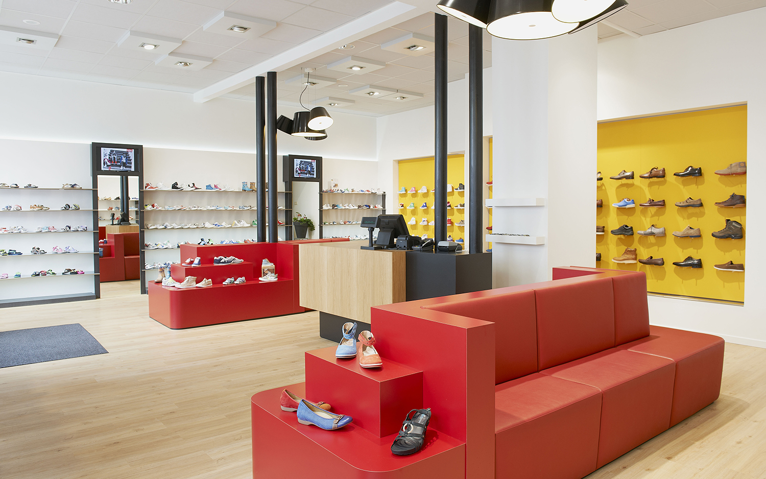 VormEnZo » Pijnenburg Schoenen